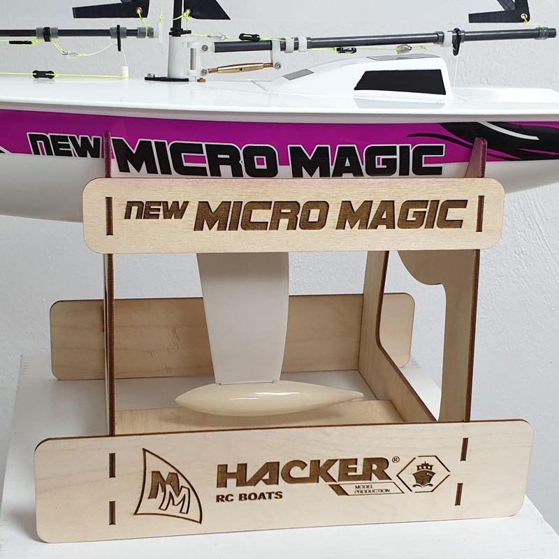 Le kit coque assemblée + 2 servos montés Micro Magic